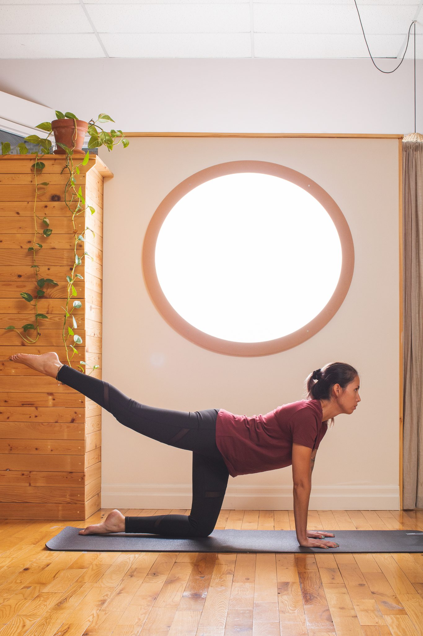 Débuter le yoga avec ces 5 postures incontournables | Atma Yoga Montréal