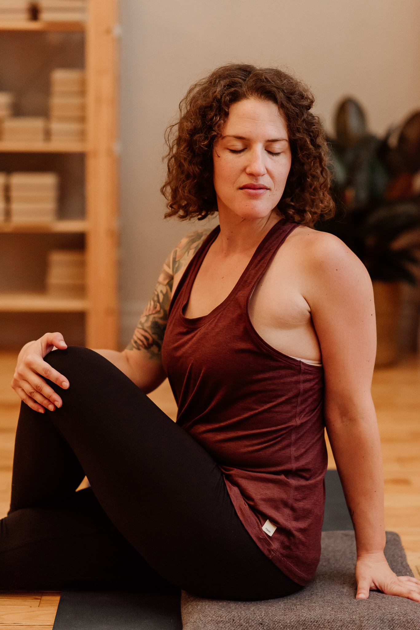 Débuter le yoga avec ces 5 postures incontournables | Atma Yoga Montréal
